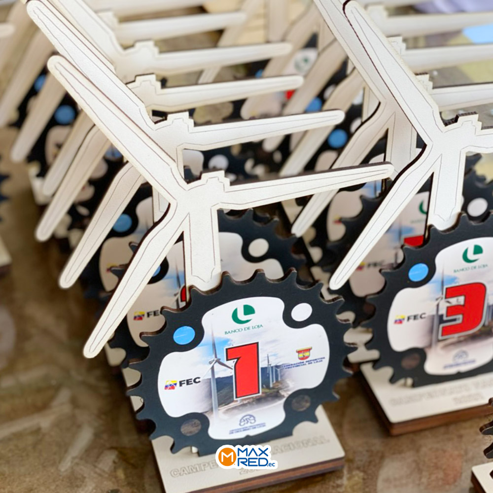 Trofeos en MDF 3mm con Impresión UV – Diseños Únicos